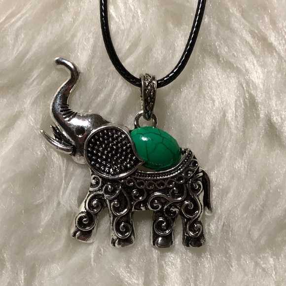 TeeTeesTrinkets | Jewelry | Antique Silver Turquoise Elephant Pendant ...